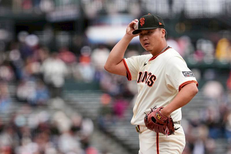 MLB》巨人近11戰10勝 鄧愷威可能後天出賽 | TSNA | LINE TODAY