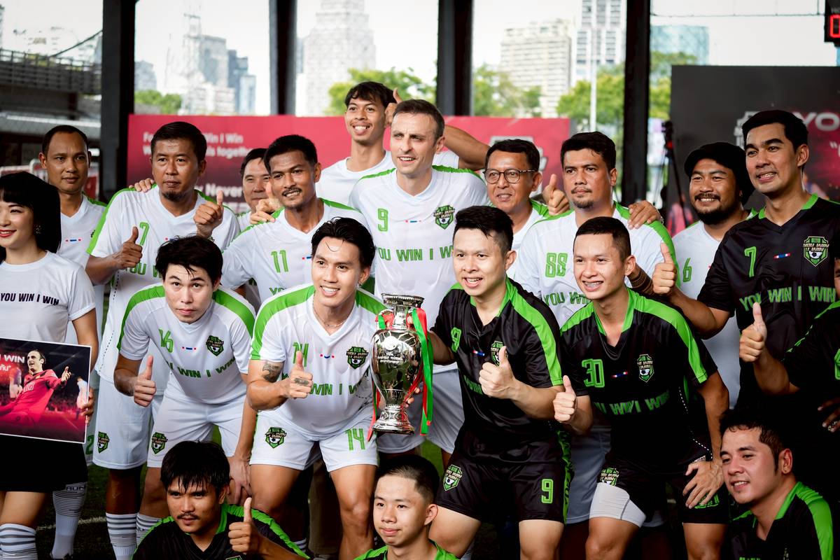 สวัสดีครับ! เบอร์บาตอฟ เยือนไทยร่วมเตะบอล-แฟนคลับต้อนรับเพียบ | Soccersuck | LINE TODAY