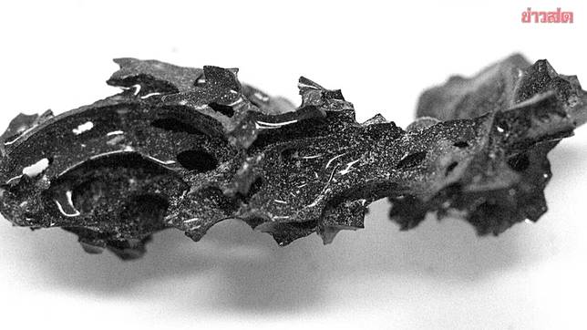 นักวิทยาศาสตร์พบ สมองกลายเป็นแก้วสีดำ เหยื่อภูเขาไฟวิสุเวียสปะทุ ในปีค.ศ. 79 | Khaosod | LINE TODAY