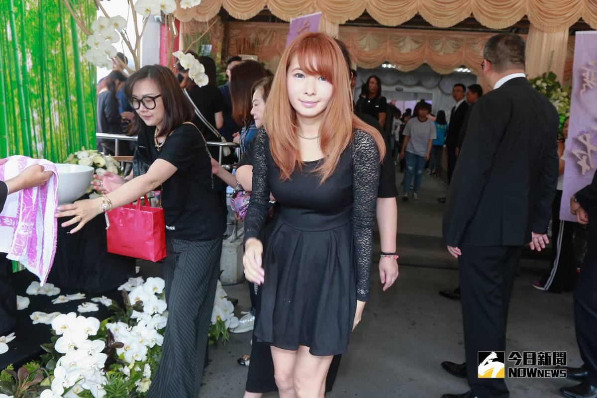 Makiyo大清早幫忙化妝 賀一航最後遺容曝光 | NOWNEWS今日新聞 | LINE TODAY