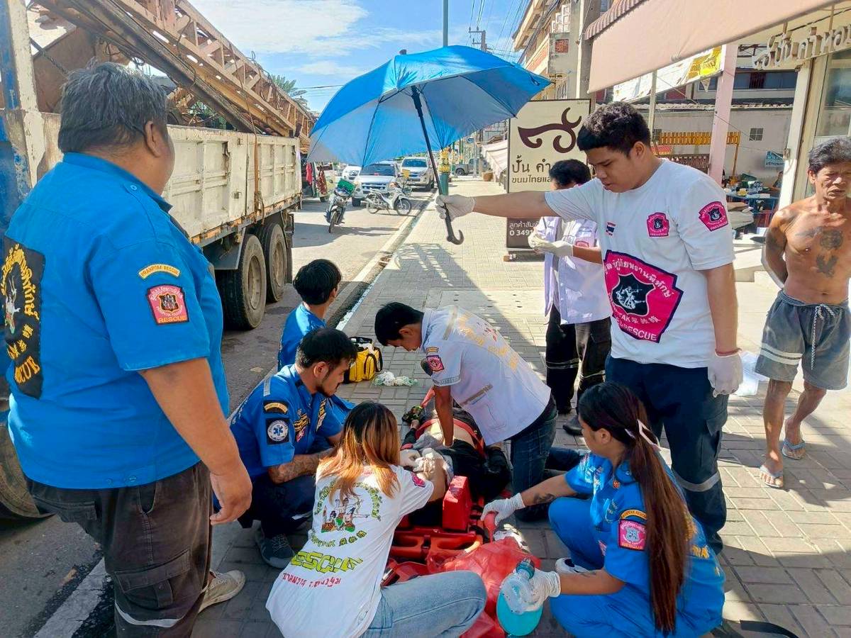 หนุ่มลาวดวงซวยนั่งหลังรถถูกลูกตุ้มปั่นจั่นดับคนรถ | 77kaoded | LINE TODAY