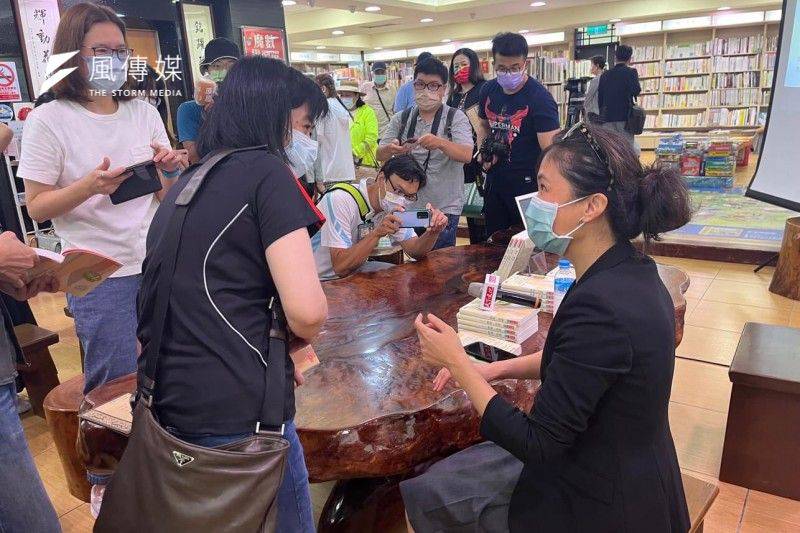 「愛是一條線」遭控找人代筆 Kolas苦笑：想跟說假話的人辯論 | 風傳媒 | LINE TODAY