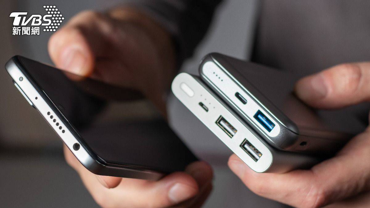 憂飛安 中國民航局：「無3C標誌」行動電源禁帶上機 | TVBS | LINE TODAY