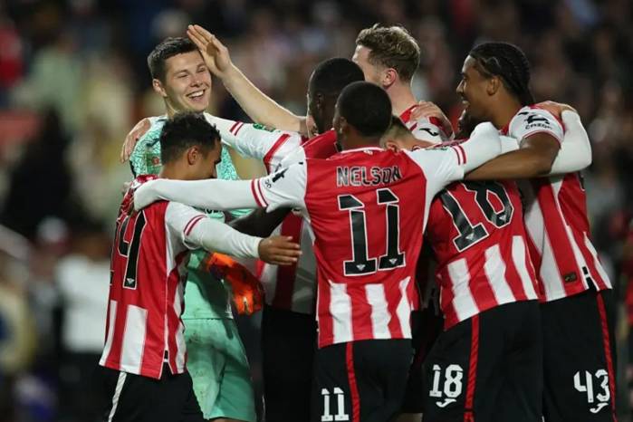 'ผึ้ง' ดวลเป้าดับวิลล่า, 'พาเลซ-กริมส์บี้' ควงเข้าบาวคัพ | Soccersuck | LINE TODAY