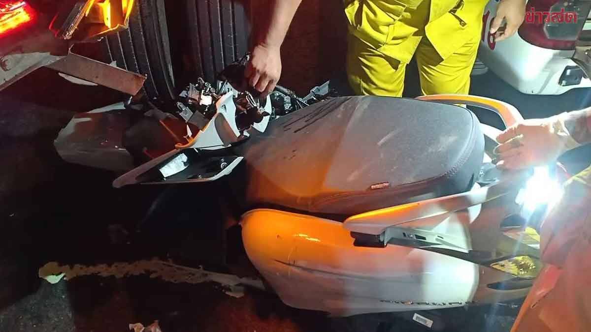 จยย.กว่า10คัน ขี่ประกบ 18 ล้อ ตะโกนบอกให้จอด สลด หนุ่มชนท้ายดับ | Khaosod | LINE TODAY