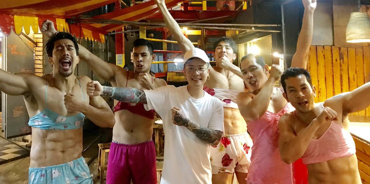 蕭秉治泰國錄節目 遇性感猛男齊跳「射手舞」 | KKBOX | LINE TODAY