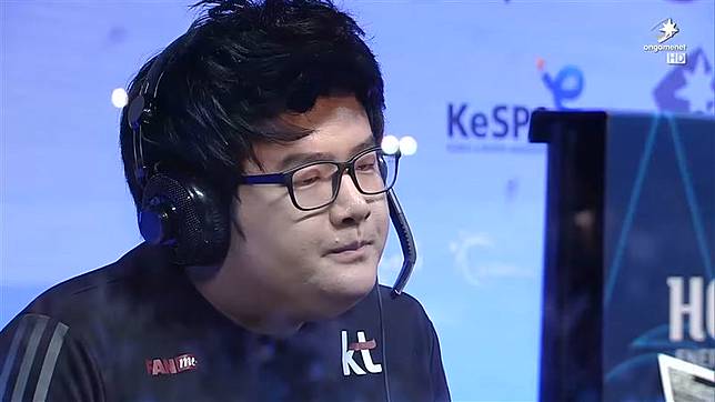 T1 對陣 FOX，K 博士掏出 EZ 輔助震驚全場！時隔十一年讓成為教練的 Ryu 再喊一次：「What Was THAT？」 | COOL-STYLE潮流生活網 | LINE TODAY