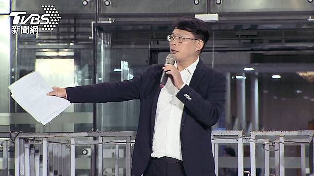 控政治勢力滲媒體 館長、黃國昌NCC前抗議 | TVBS | LINE TODAY