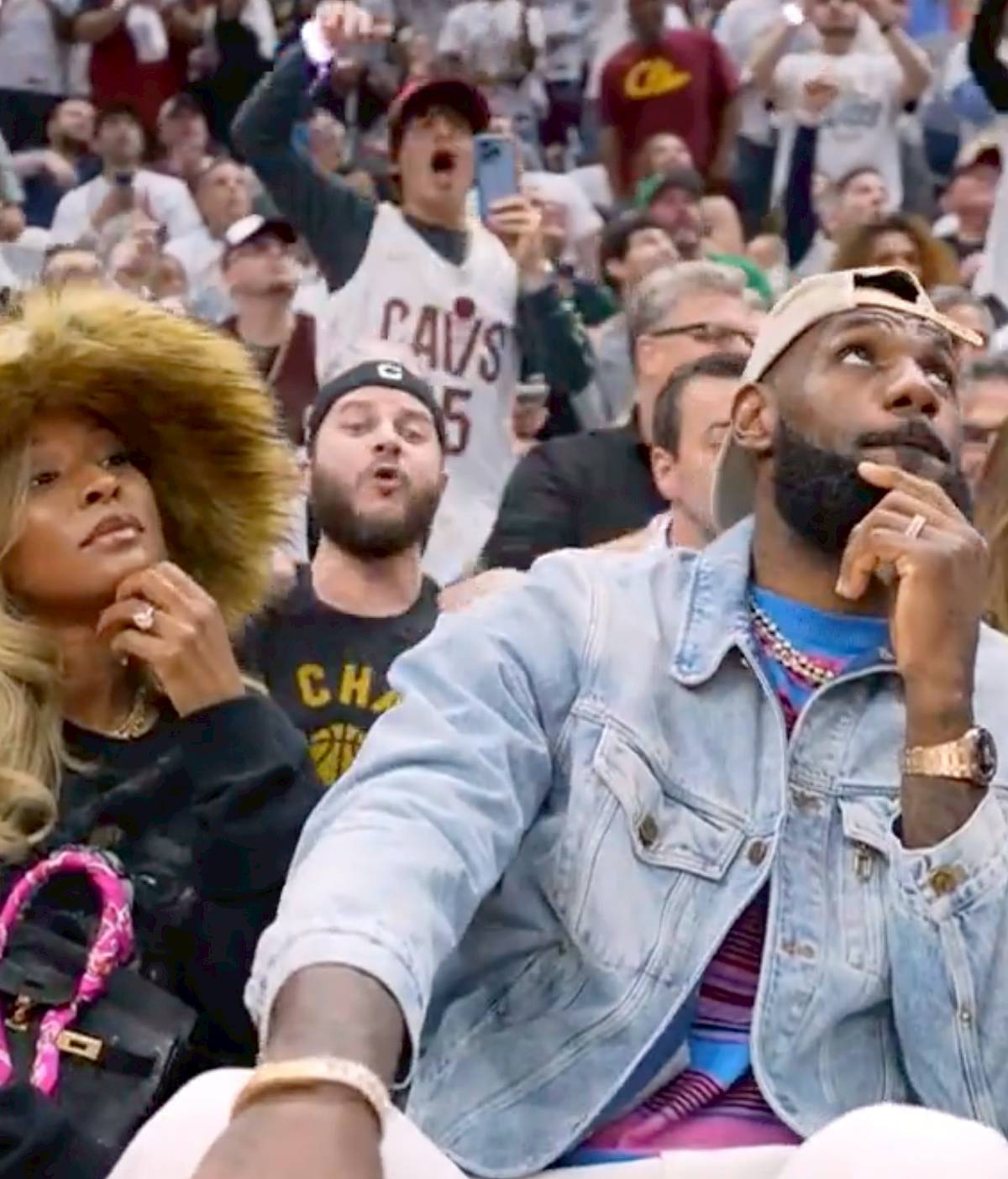 NBA》LeBron James觀戰騎士季後賽 引起回鍋話題 | TSNA | LINE TODAY