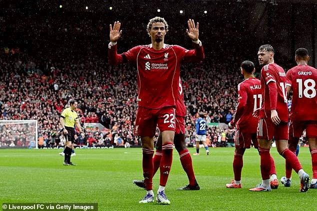 ไม่ได้คิดผิด! 'เอกี้' ปัดข่าวเสียใจมาหงส์สำรอง 'อิซัค' | Soccersuck | LINE TODAY