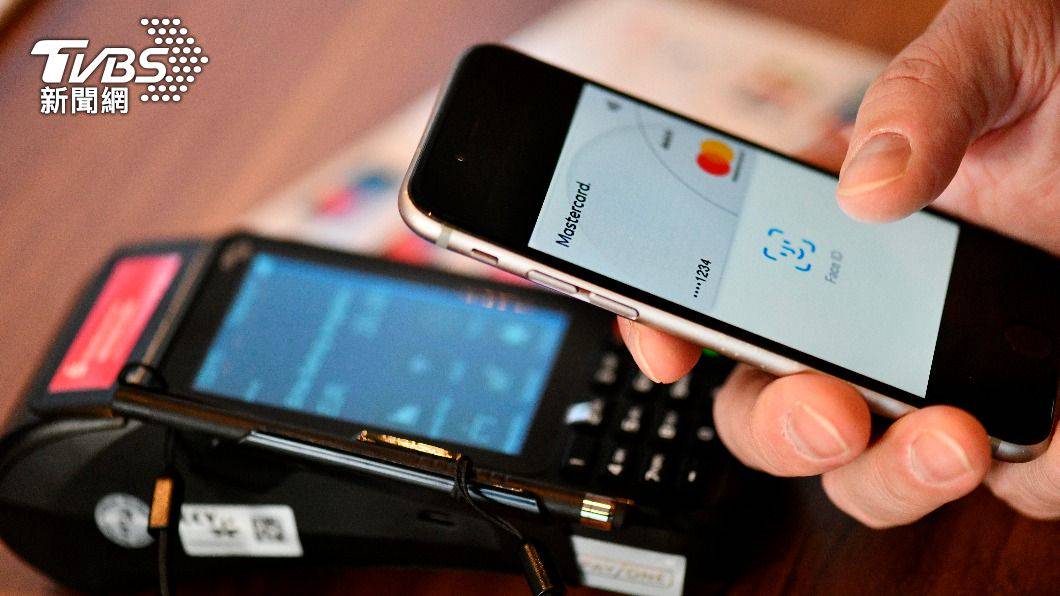 刷卡結帳好煩！他總被問：Apple Pay嗎？ 店員揭真相 | TVBS | LINE TODAY