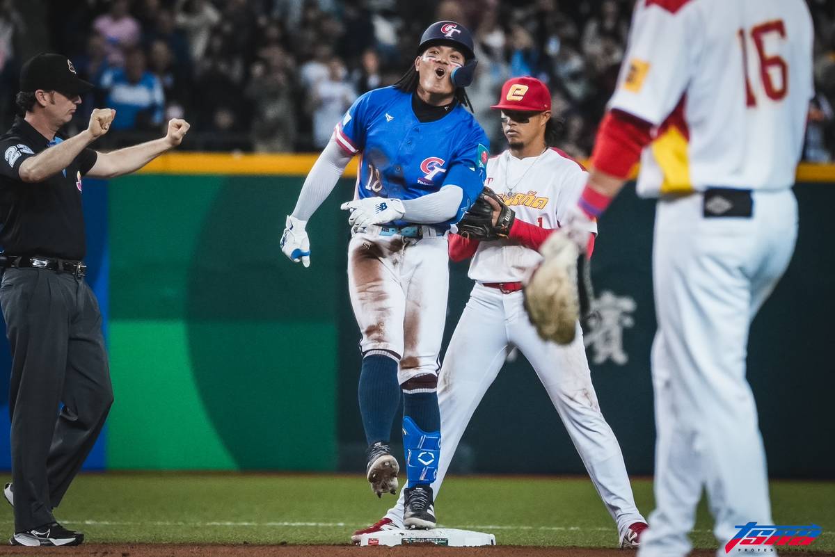 WBC資格賽》慶祝張育成等人好表現 富邦悍將頒發270萬獎金 | TSNA | LINE TODAY