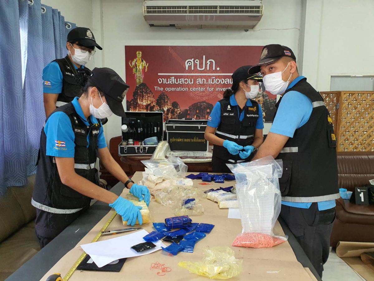 ตำรวจลพบุรีรวบหนุ่มกู้ภัยฯ ยึดยาบ้าจำนวน 4.4 ล้านเม็ด | 77kaoded | LINE TODAY