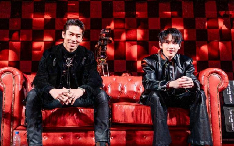 國民姊夫AKIRA與牛奶一同16蹲 網友驚呼「腿力太狂」 | Styletc | LINE TODAY