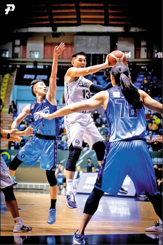 PLG》男模射殺勇士 鋼鐵人第1勝 | 自由電子報 | LINE TODAY