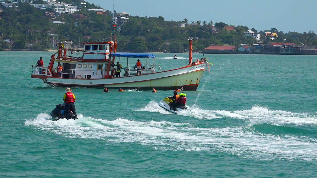 เกาะสมุยซ้อมแผนช่วยเหลือผู้ประสบภัยทางทะเล | 77kaoded | LINE TODAY