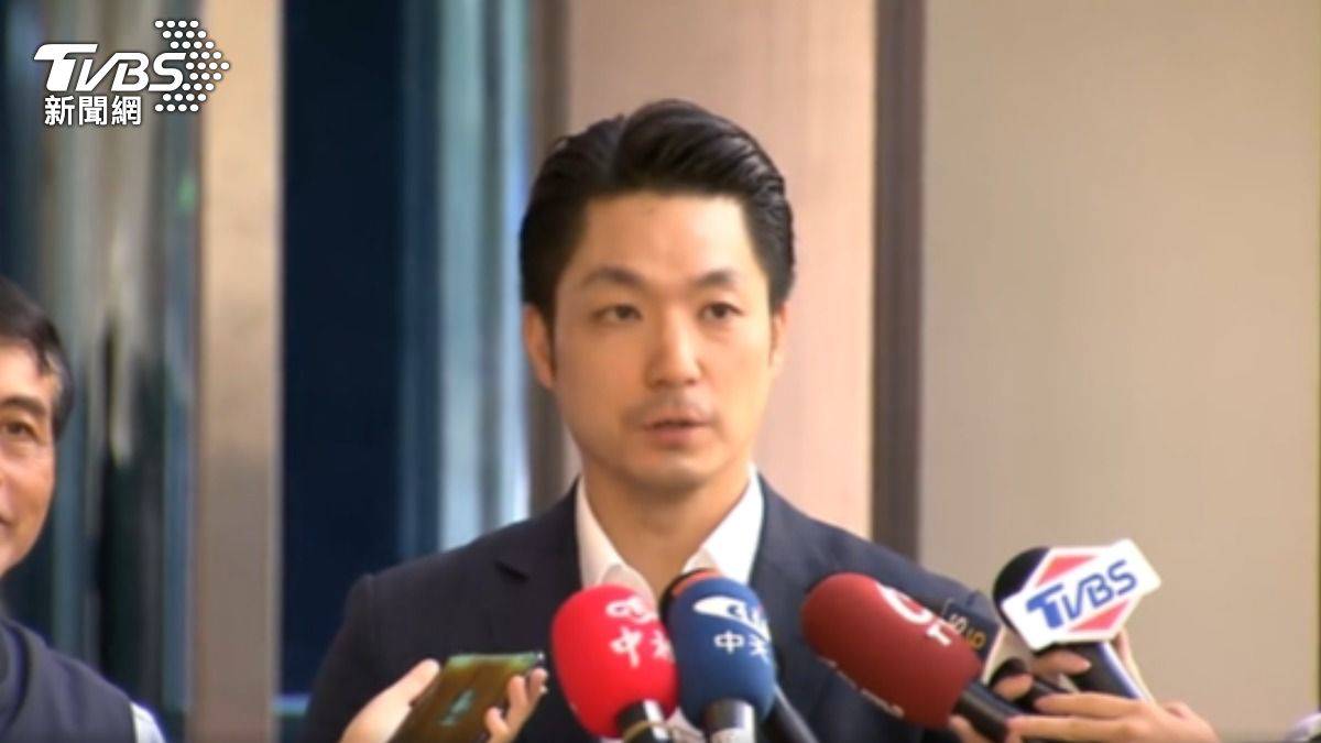 公車上結緣！ 北市駕駛「叫醒乘客」相識結婚 | TVBS | LINE TODAY