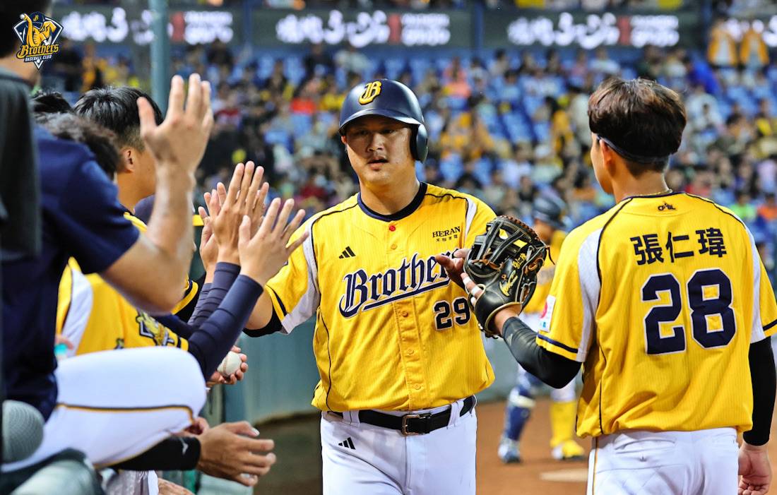 中信兄弟》平野惠「神調度」換下宋晟睿！ 大讚陳俊秀做得很完美 | TSNA | LINE TODAY