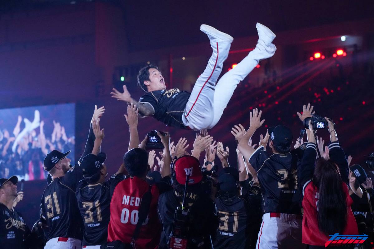 林智勝引退》葉總9局刻意排出Lamigo陣型 大師兄：感覺很棒 | TSNA | LINE TODAY