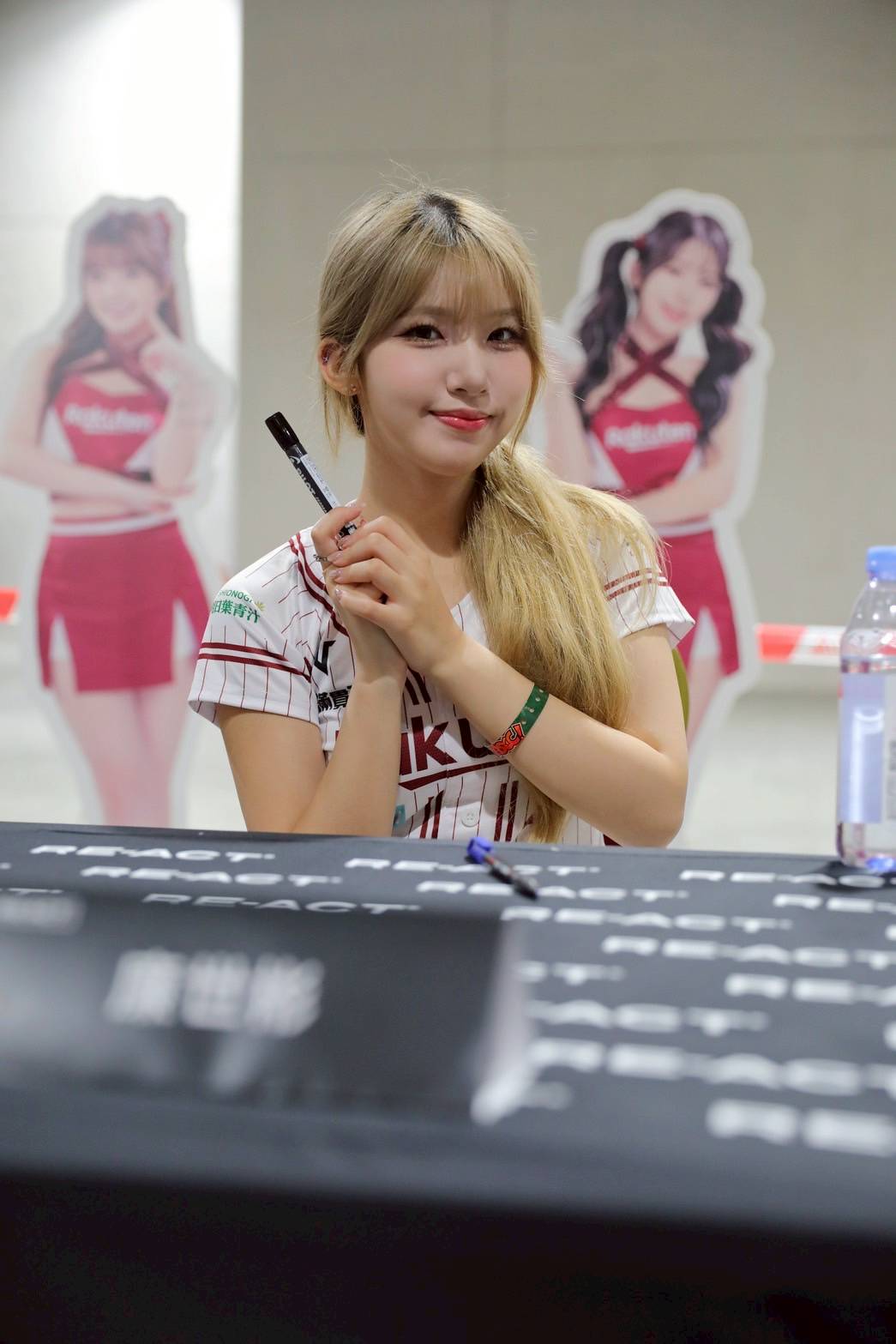 樂天桃猿》樂天女孩澳門卡展秒殺！ 廉世彬跨海關心季後挑戰賽 | TSNA | LINE TODAY