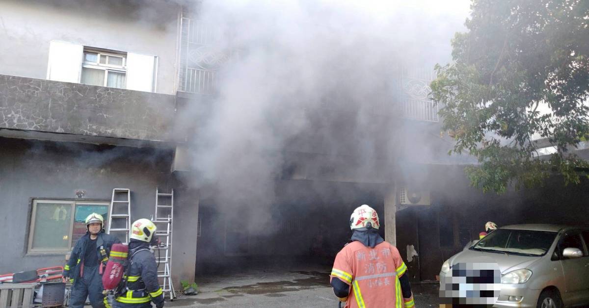 中元拜拜燒金紙「風一吹」 十分老街鐵路旁倉庫大火 | EBC 東森新聞 | LINE TODAY