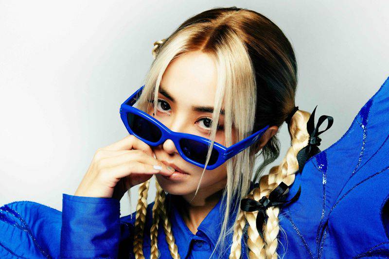 Jolin睽違20年回歸代言 推洗腦新單曲MV大跳魔性舞蹈 | 鏡週刊 | LINE TODAY