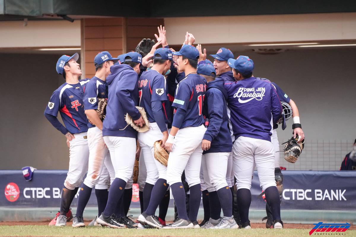 中信盃黑豹旗》兩隊U18國手登板都暴投送分！ 平鎮「後來居上」斬斷穀保衛冕夢 | TSNA | LINE TODAY
