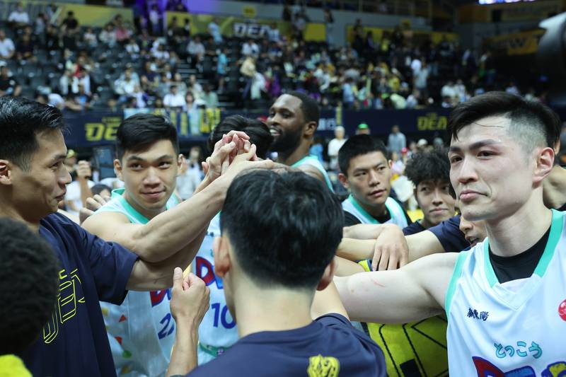 TPBL特攻勝戰神終止4連敗 保住季後賽生機 | 中央通訊社 | LINE TODAY