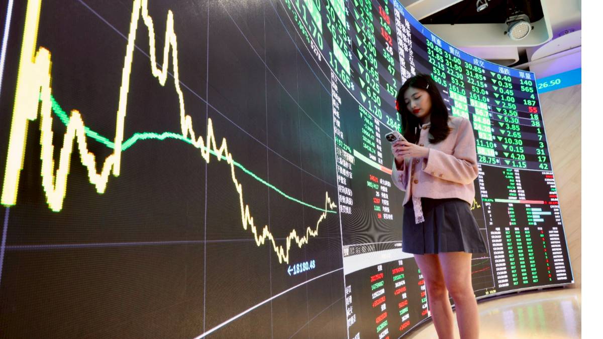 抓緊！台股三萬點震盪壓力測試來了、資金轉向高息ETF | 太報 | LINE TODAY