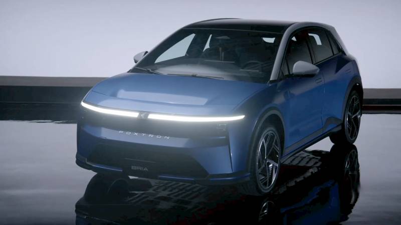 鴻海耶誕突襲 Foxtron Bria用「尊重台灣消費者」定價 打穿台灣電動房車底價 | 鏡報 | LINE TODAY