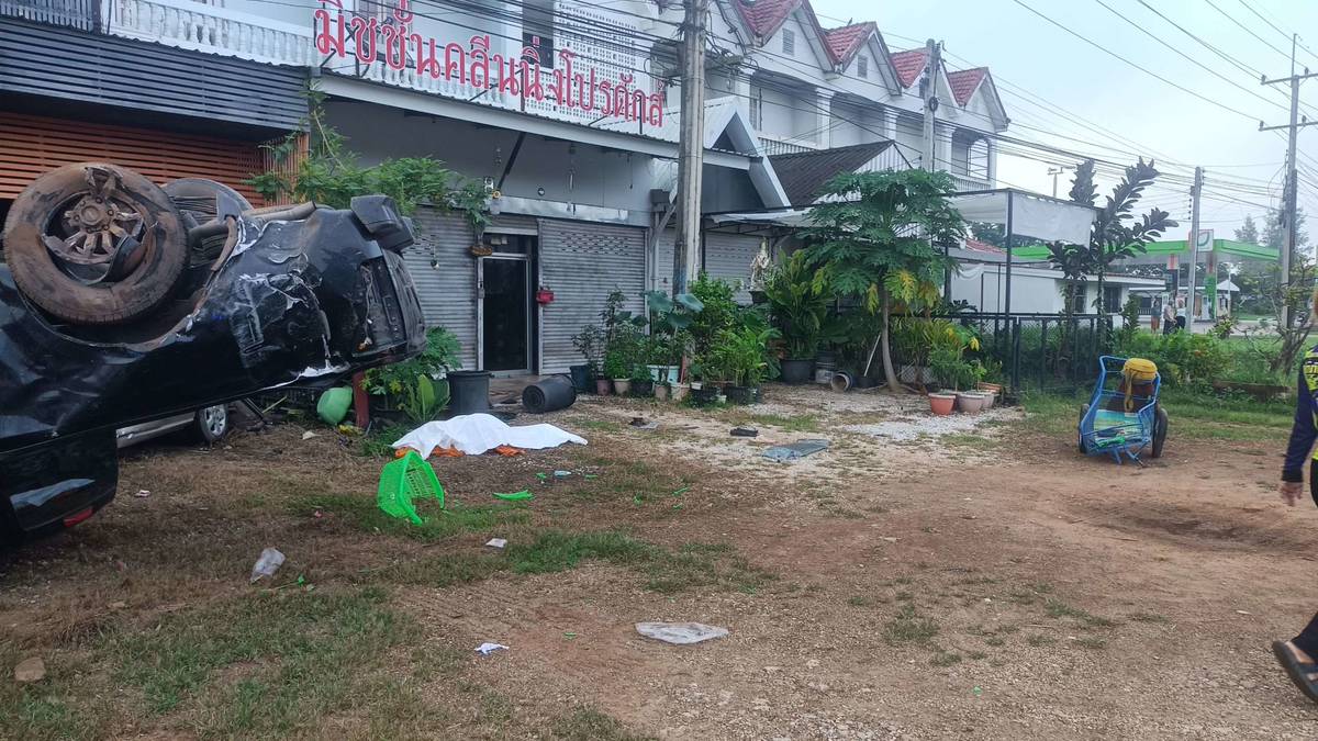 สลดตุ๊ลุงเข็นรถเข็นออกบิณฑบาต ถูกกระบะเสียหลักชน มรณภาพคาที่ วัดแอลกอฮล์คนขับสูงปริ๊ด | 77kaoded ...