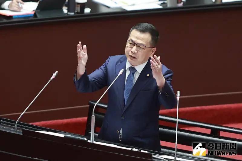 綠營總預算提案全撤 他批護航行政院：難看 | NOWnews 今日新聞 | LINE TODAY