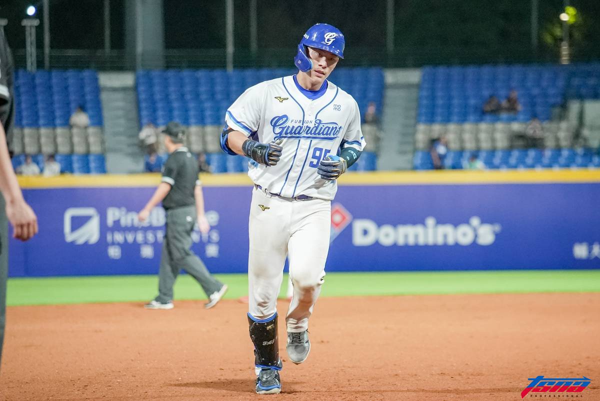 中職》戴培峰滿壘清壘打 悍將8局上灌進6分疾馳4連勝 | TSNA | LINE TODAY