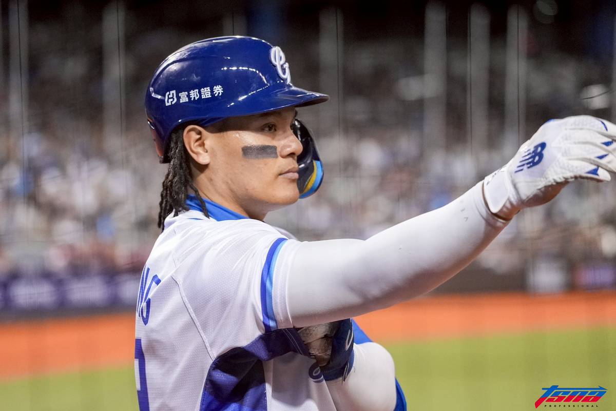 富邦悍將》內野金手套、最佳九人全軍䨱沒 陳金鋒看這個狀況 | TSNA | LINE TODAY