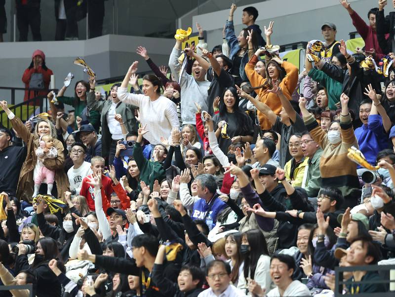 討論牆 | TPBL特攻逆轉國王 嗨翻球迷(圖) | LINE TODAY