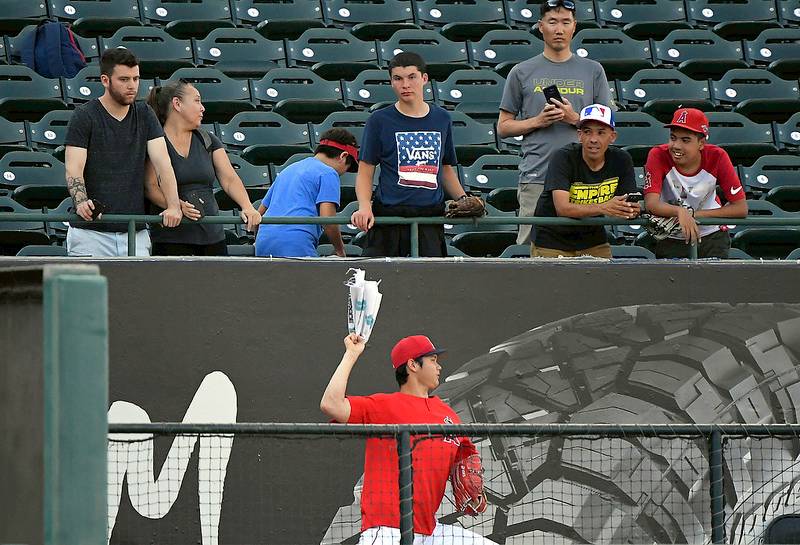 大谷牛棚甩毛巾 天使教頭：大有進展 | TSNA | LINE TODAY