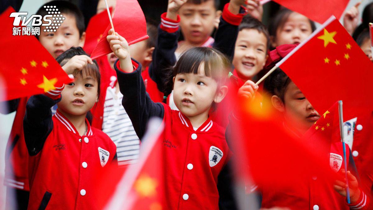 中國新生兒跌破1000萬！育兒津貼「每年3600」 能救人口負成長？ | TVBS | LINE TODAY