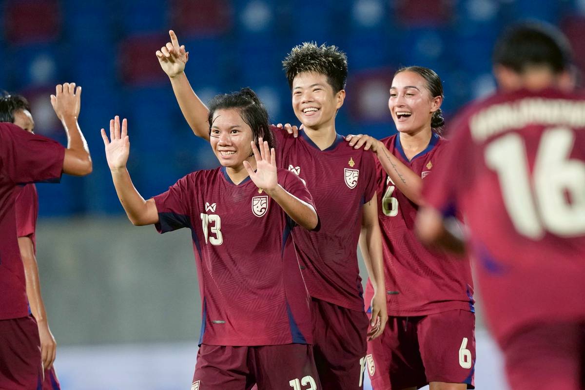 “วิรัญญา” แฮตทริก! “ชบาแก้ว” ไล่สถล่ม “อิรัก” 7-0 ศึกคัดเอเชีย | Soccersuck | LINE TODAY