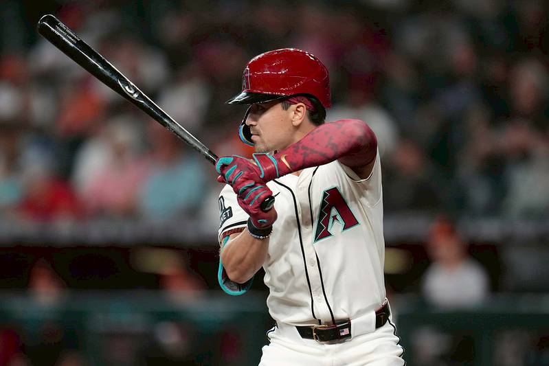 MLB》30轟30盜Carroll創隊史第1人紀錄 4打點棒打費城人 | TSNA | LINE TODAY