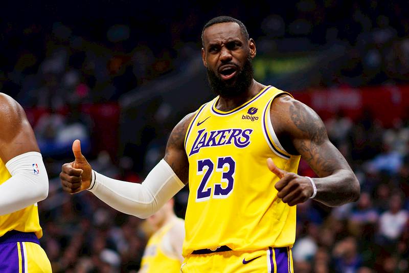 NBA》LeBron跳脫合約 願犧牲自己讓湖人強化陣容 | TSNA | LINE TODAY