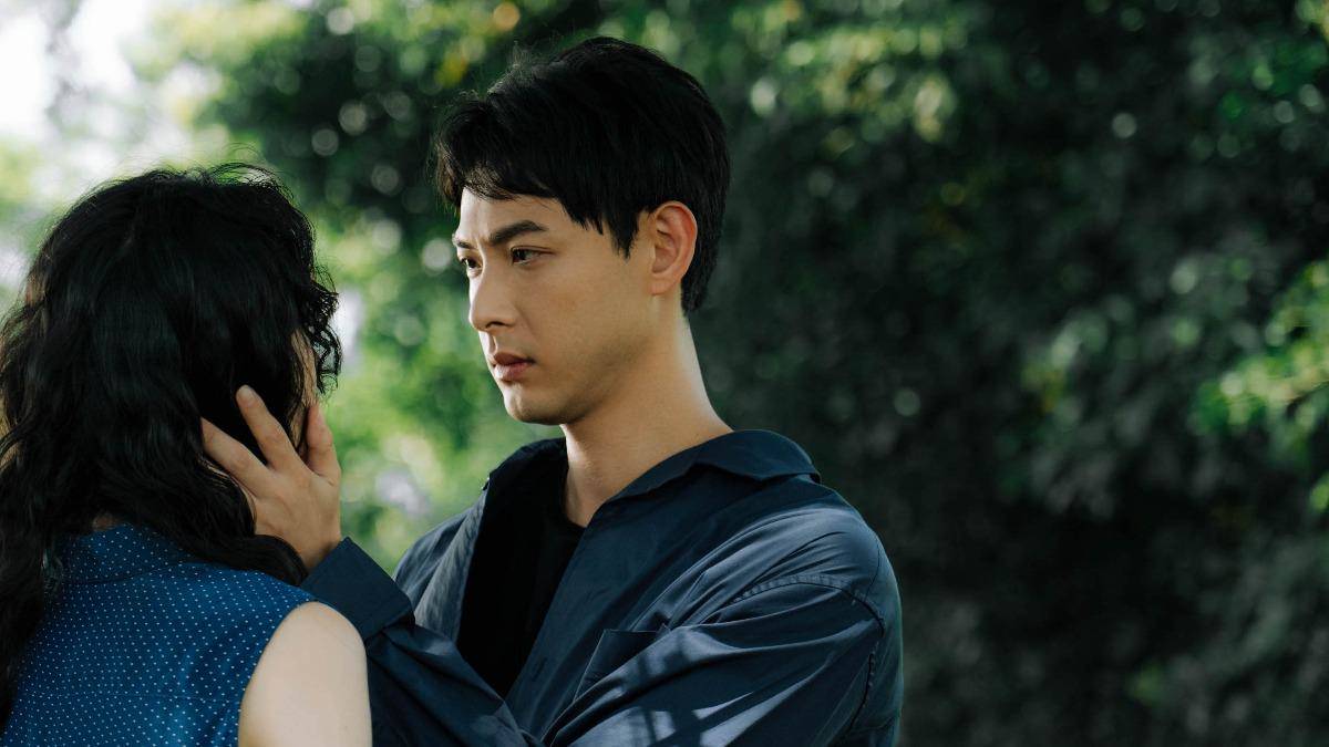 劉品言不要看！連晨翔化身超帥作家狂撩妹 自爆：有點小彆扭 | TVBS | LINE TODAY