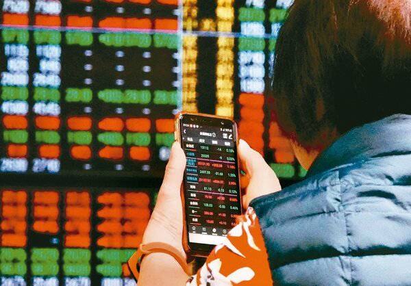 留意ETF內扣費用！00878 為「最親民」高股息 | 新頭殼 | LINE TODAY