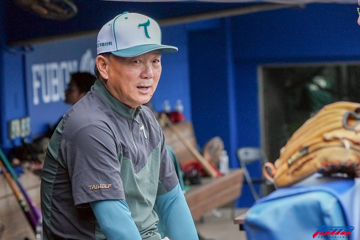 台鋼雄鷹》曾子祐跟王博玄都不是很有天份！ 洪總點出「苦練」重要性 | TSNA | LINE TODAY