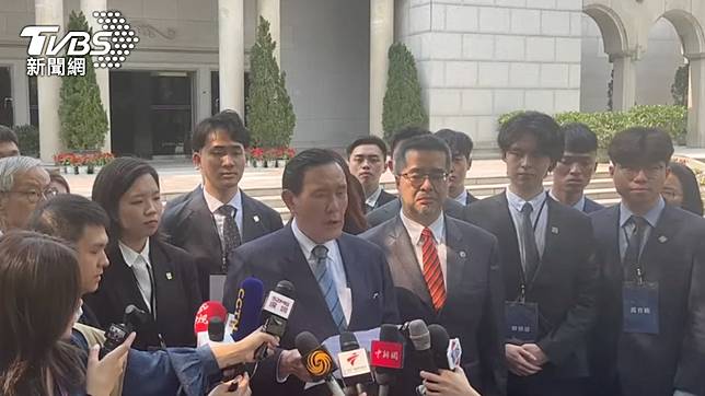 參訪孫中山故居 馬英九考倒解說員：孫中山鞋穿幾號？ | TVBS | LINE TODAY