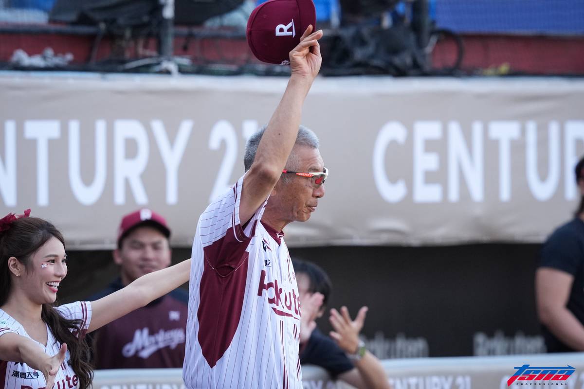 樂天桃猿》古久保健二奪冠卻被換下！ 球員不敢相信落淚 | TSNA | LINE TODAY