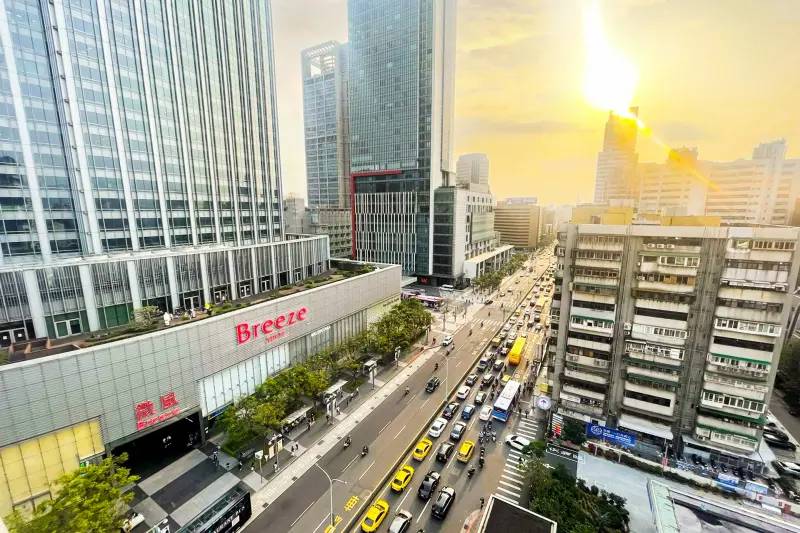 LaLaport南港房價1坪貴12萬 更驚人是這間 | NOWnews 今日新聞 | LINE TODAY