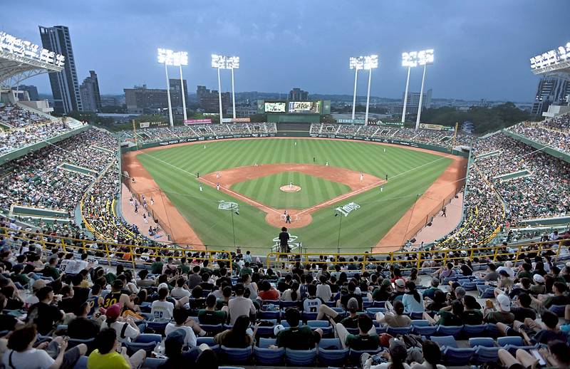 中職》史上首次單季破200萬人次進場 葉君璋：球員真的要好好珍惜 | TSNA | LINE TODAY