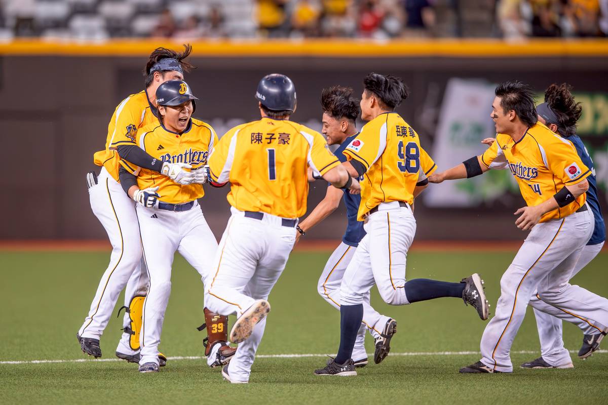 中職》詹子賢再見安中信大巨蛋8連勝、第15勝 3天大共74681人進場寫新紀錄 | TSNA | LINE TODAY