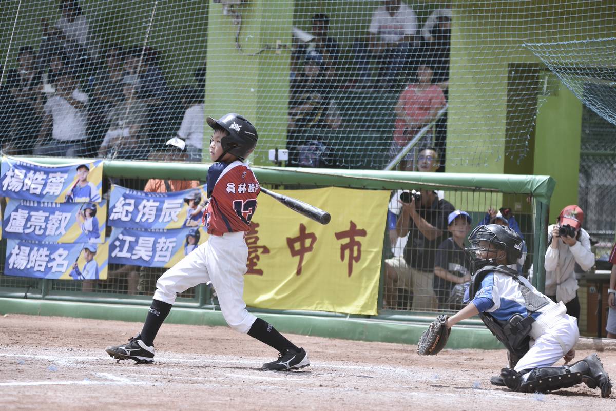 全國社區棒球賽》台中向上專注度下降 員林酷龍不言放棄6比5逆轉勝 | TSNA | LINE TODAY