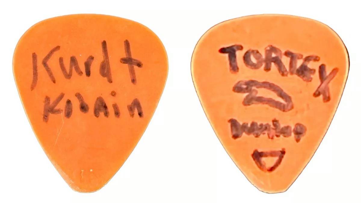 樂手巢｜Kurt Cobain 珍稀簽名 pick 亮相拍賣，成交價突破台幣45萬！ | 樂手巢 YSOLIFE | LINE TODAY
